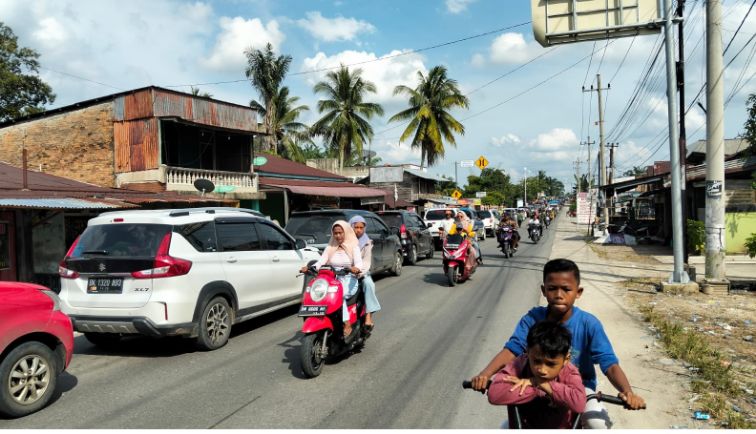Antri panjang sering terjadi di Jembatan Sungai Rokan